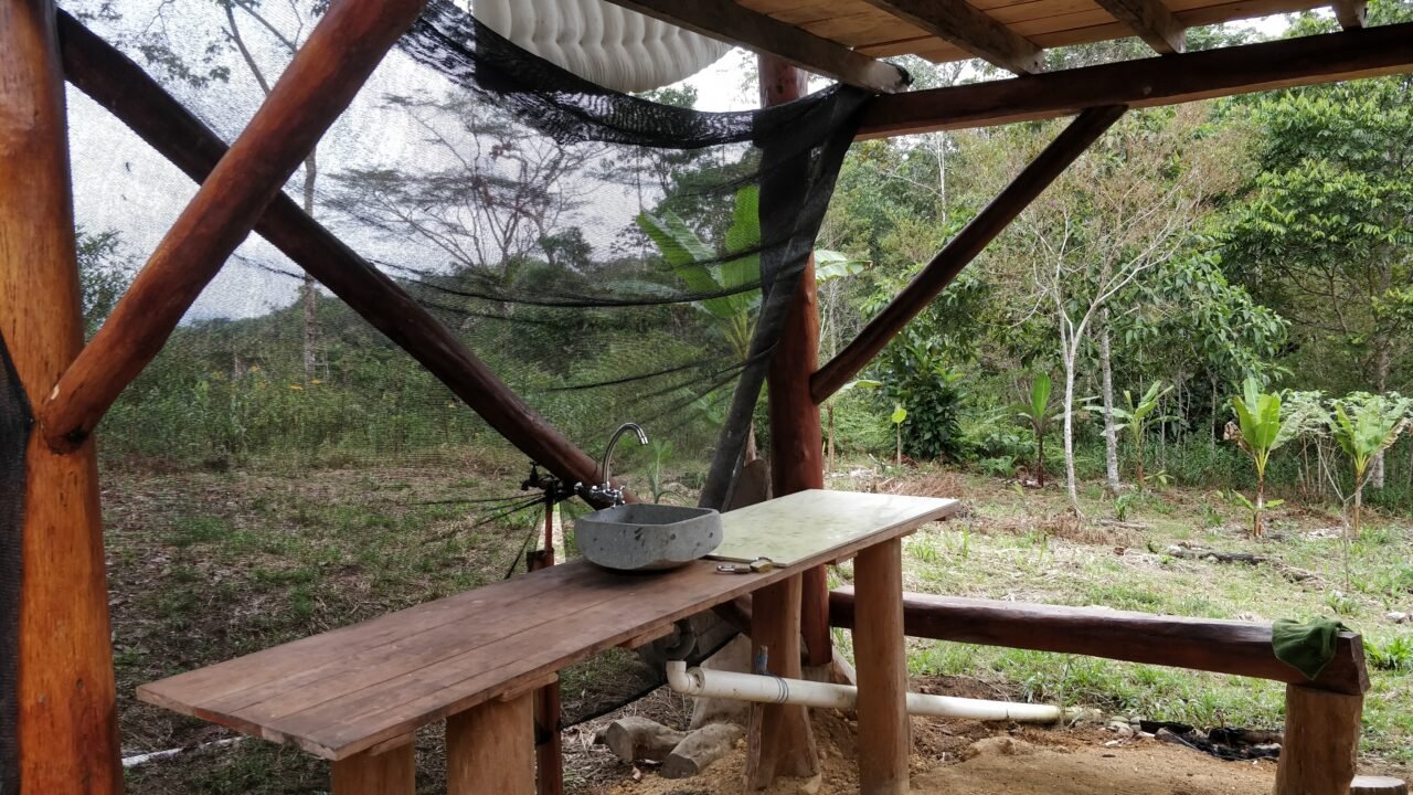 Remote Jungle Cabin - Fruit Haven Ecovillage